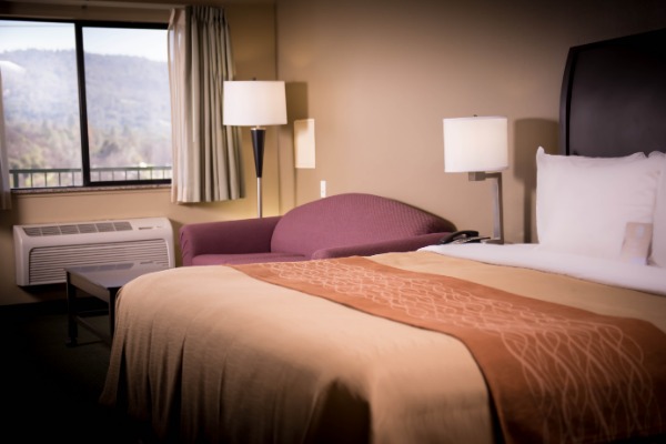 The Oakhurst Inn at Yosemite | yosemitethisyear.com